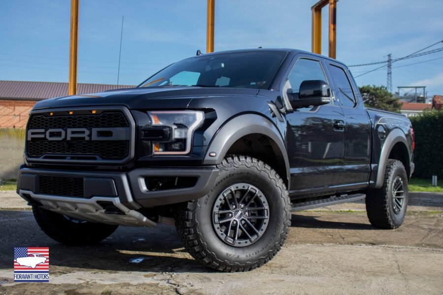 Ford Raptor Supercab: il pick-up americano estremo per tutti i giorni