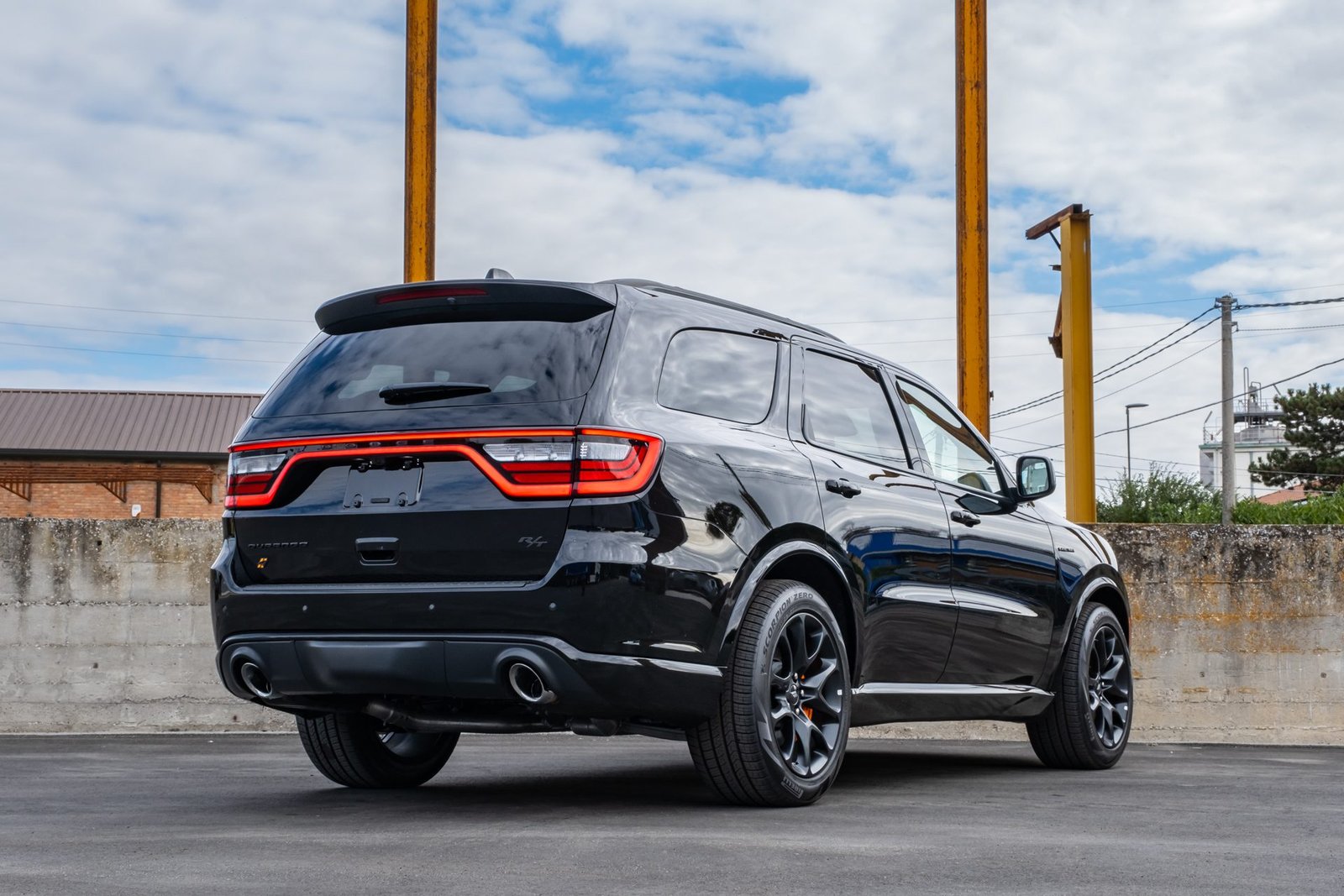DODGE DURANGO RT 4x4 5.7L V8 HEMI ORANGE 2024 - Fioravanti Motors